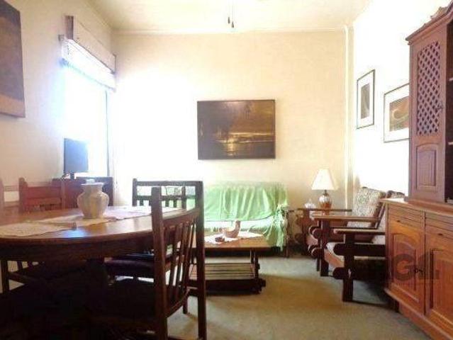 Apartamento de 2 dormitórios no bairro Cidade Baixa