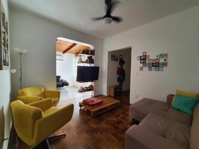 Apartamento de 2 dormitórios no Bairro Cidade Baixa