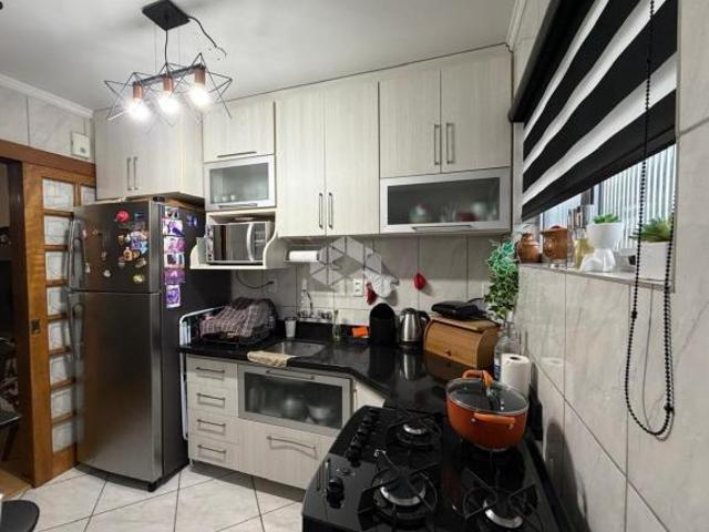 Apartamento de 2 dormitórios, no bairro Humaitá, em Porto Alegre