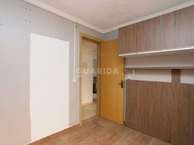 Apartamento de 2 dormitórios, no bairro Jardim Leopoldina. COD: 20161