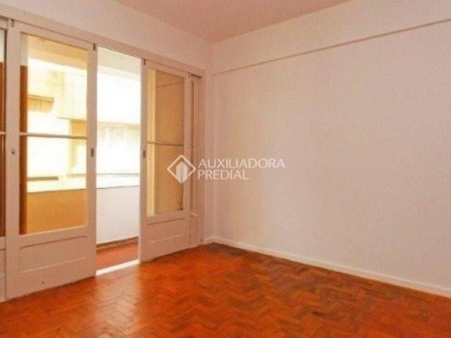 Apartamento de 2 dormitórios no bairro Moinhos de Vento com 92m² privativos