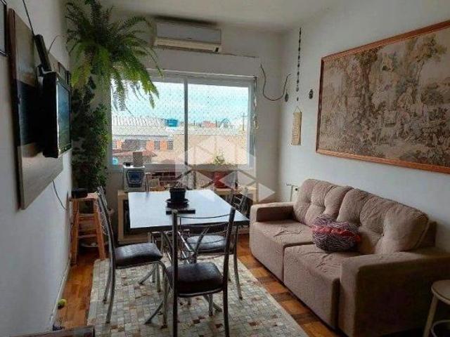 Apartamento de 2 dormitórios, no bairro Navegantes, em Porto Alegre