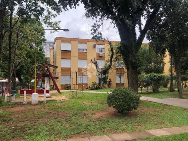 Apartamento de 2 dormitórios no bairro Passo da Areia em porto alegre
