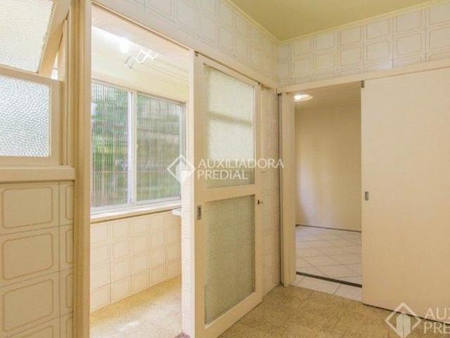 Apartamento de 2 dormitórios no bairro Petrópolis
