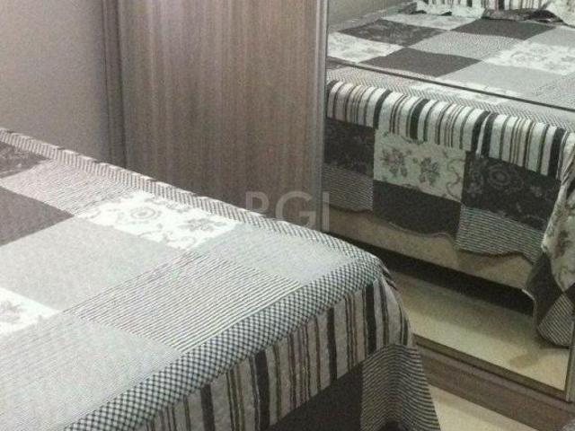 Apartamento de 2 dormitórios no bairro Rubem Berta