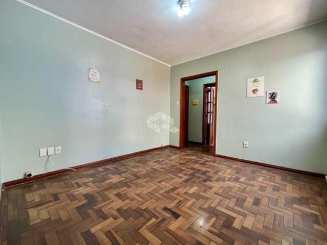 Apartamento de 2 dormitórios, no bairro São Geraldo, em Porto Alegre