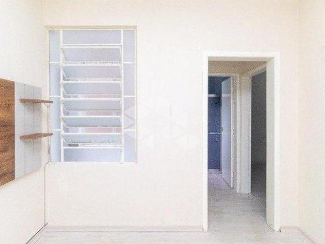 Apartamento de 2 dormitórios, no bairro São Geraldo, em Porto Alegre