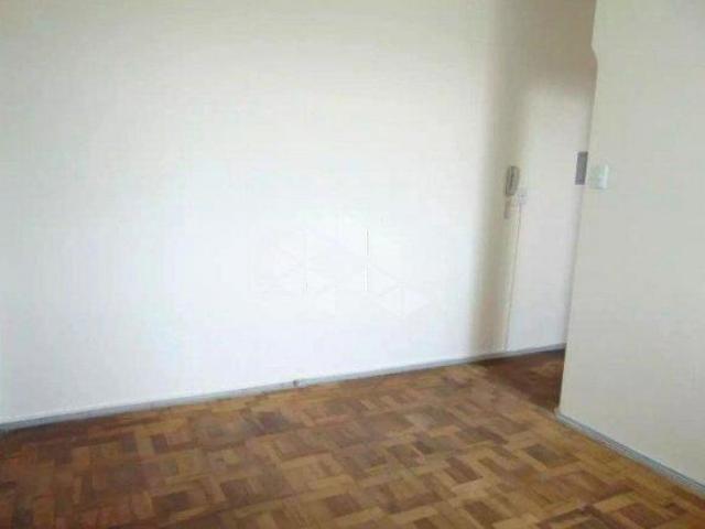 Apartamento de 2 dormitórios, no bairro São Geraldo, em Porto Alegre