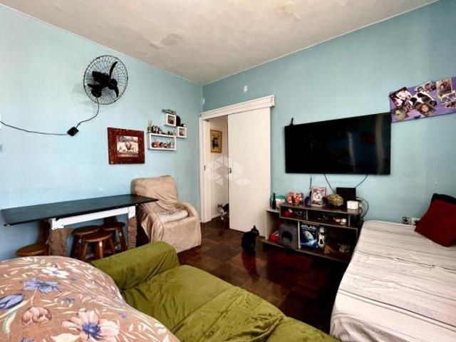 Apartamento de 2 dormitórios, no bairro São Geraldo, em Porto Alegre