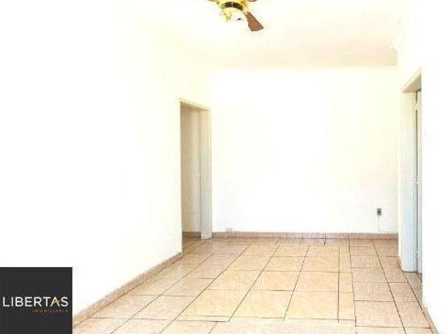 Apartamento de 2 dormitórios no bairro Santa Cecilia DESOCUPADO