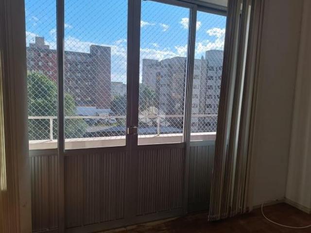 Apartamento de 2 dormitórios no centro de Caxias do Sul