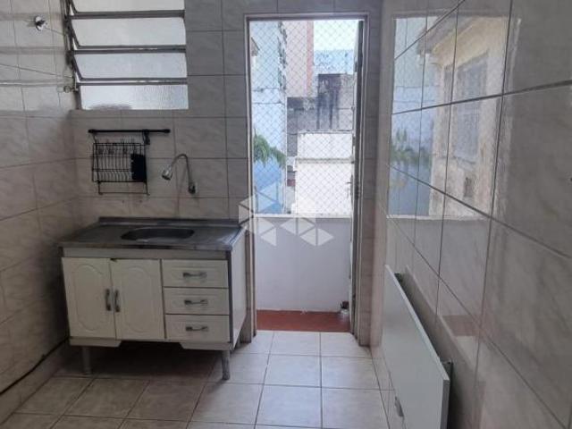 Apartamento de 2 dormitórios no Centro Histórico