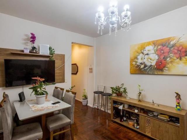 Apartamento de 2 dormitórios no Centro Histórico