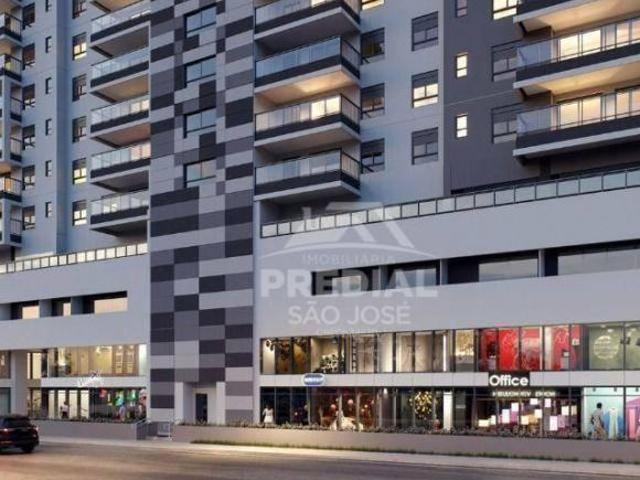 Apartamento de 2 dormitórios no Ed. Quadria