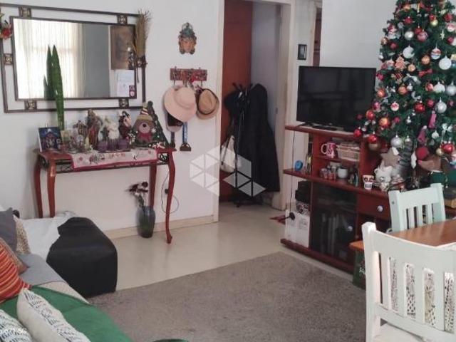 Apartamento de 2 dormitórios no Petrópolis.