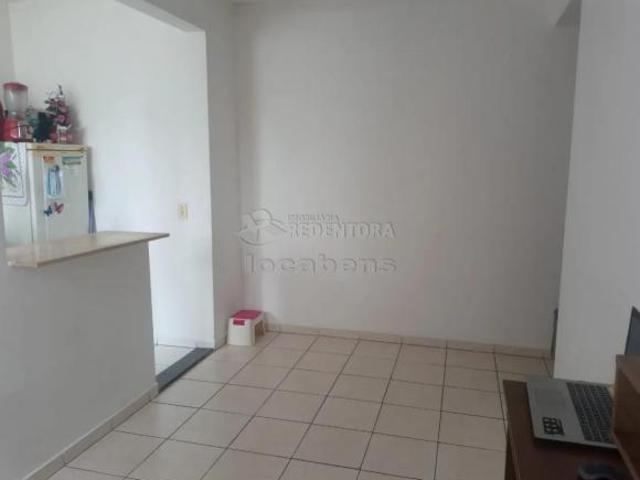 Apartamento de 2 dormitórios no Residencial Ana Célia