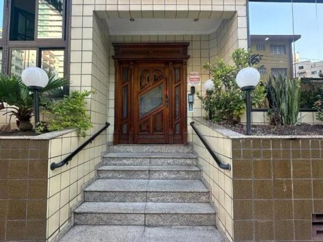 Apartamento de 2 dormitórios a 50 metros do mar em Praia Grande SP