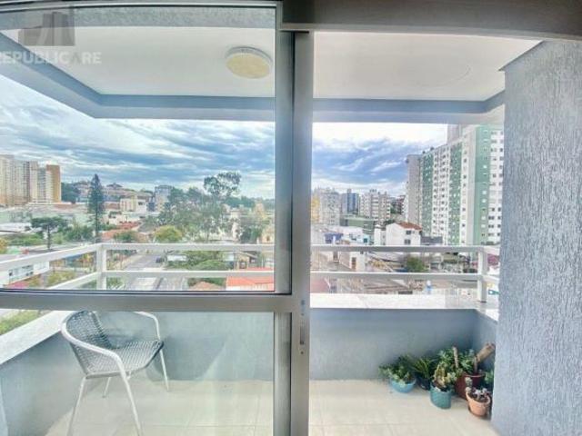 Apartamento de 2 dormitorios à venda em Santana, Porto Alegre