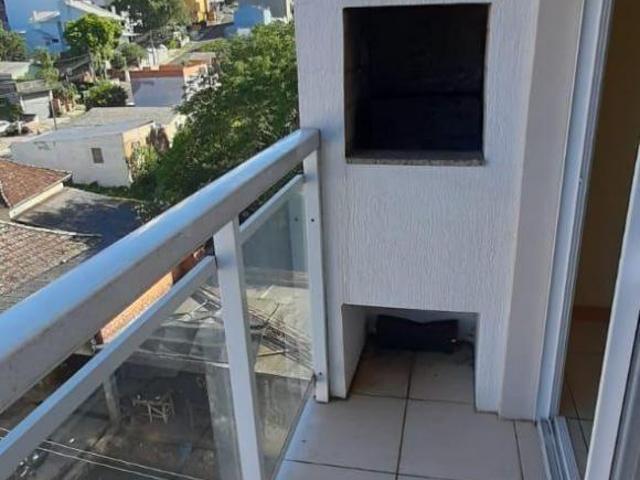 Apartamento de 2 dormitórios à venda no bairro Medianeira em Santa Maria
