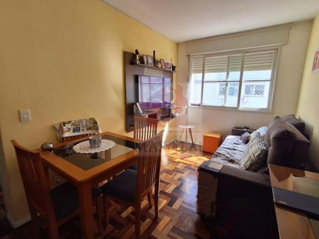 Apartamento de 2 dormitórios à venda no Bairro Camaquã