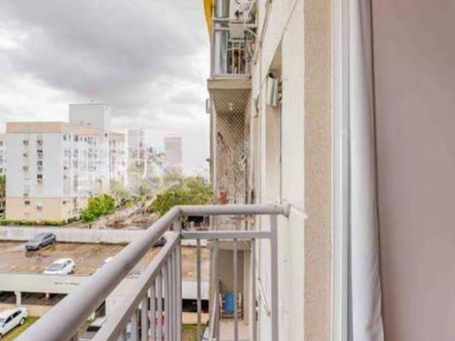 Apartamento de 2 dormitórios à venda no Bairro Camaquã, Porto Alegre