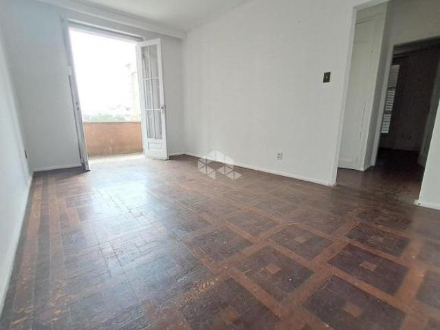 Apartamento de 2 dormitórios a venda no bairro Petrópolis.