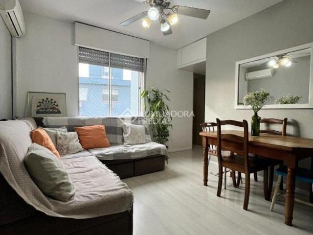 Apartamento de 2 dormitórios, andar alto com linda vista à venda no bairro Santo Antônio/Azenha!
