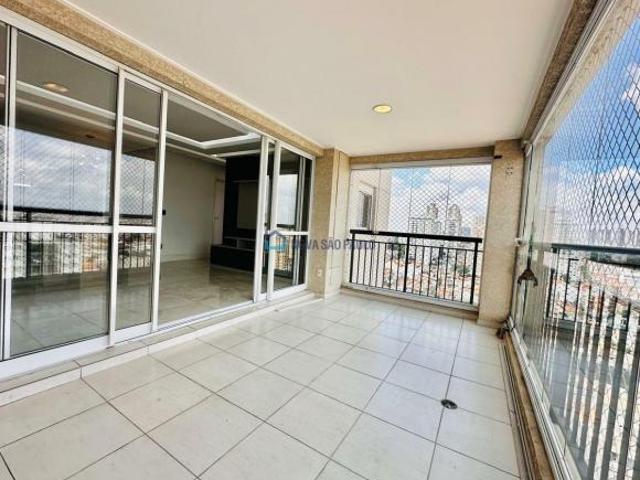 Apartamento de 2 dormitórios, andar alto em prédio de torre única