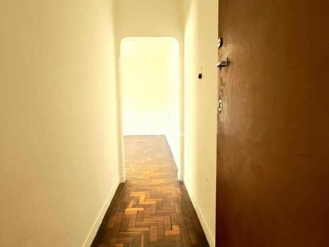 Apartamento de 2 dormitórios com 65m² no bairro Azenha
