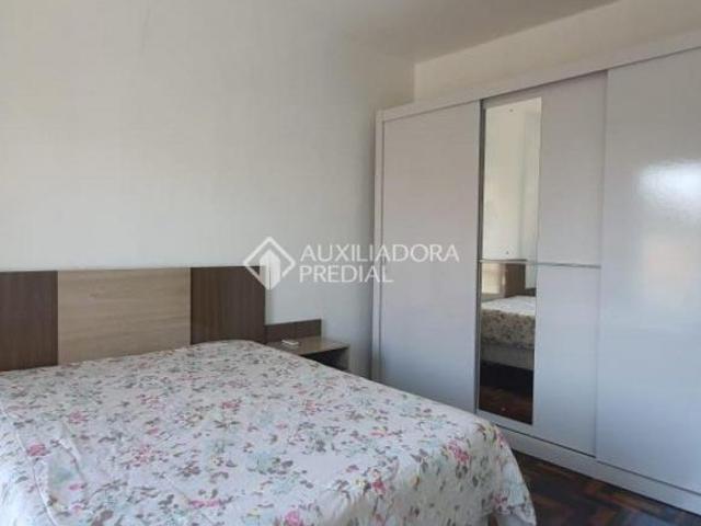 Apartamento de 2 dormitórios com 78m² mais box de garage em ótima localização no Bairro Auxiliadora