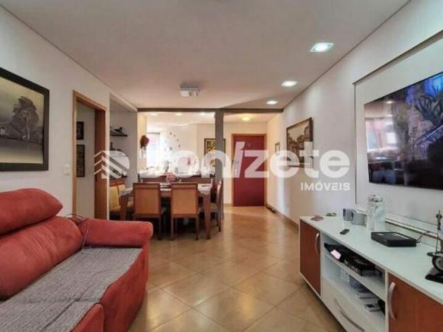 Apartamento de 2 Dormitórios com 1 Suíte e 2 Vagas no Jardim Bela Vista, Santo André