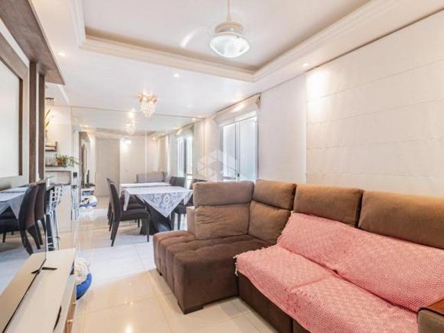 Apartamento de 2 Dormitórios com 1 Vaga de Garagem no Bairro Humaitá, em Porto Alegre