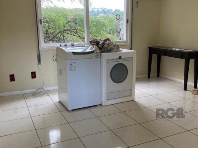 Apartamento de 2 dormitórios com 1 vaga no bairro Nonoai