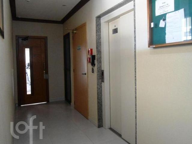 Apartamento de 2 dormitórios com 1 vaga na rua Monteiro Lobato