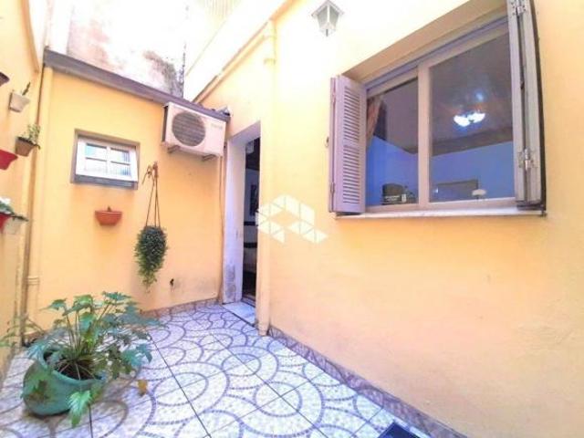 Apartamento de 2 dormitórios com 2 pátios a metros do Mario Quintana e do Zaffari Andradas