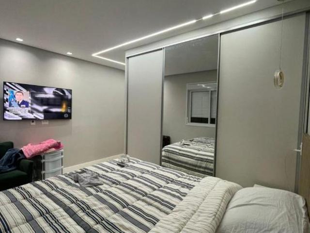 Apartamento de 2 Dormitórios com 2 Vagas no Condomínio Firenze em Embu das Artes São Paulo