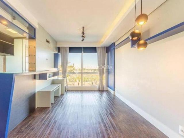 Apartamento de 2 dormitórios com 2 vagas à venda no bairro Passo da Areia em Porto Alegre