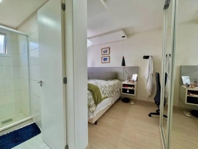 Apartamento de 2 dormitórios com 2 vagas e elevador no bairro Bom Fim