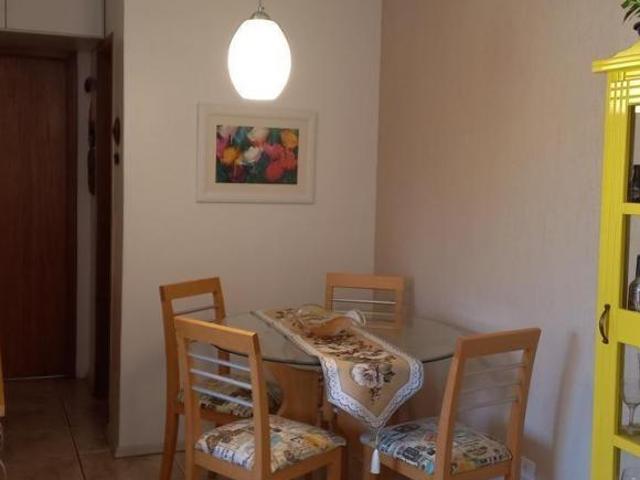 Apartamento de 2 dormitórios com vaga no bairro Vila Nova