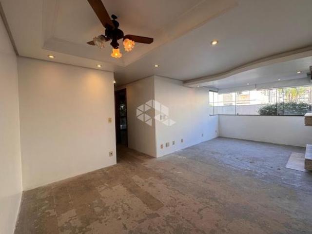 Apartamento de 2 dormitórios com vaga no Petrópolis