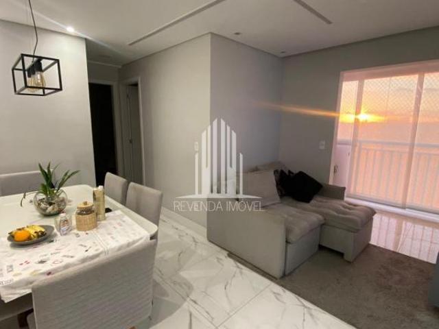Apartamento de 2 dormitorios com vaga á venda em ITAQUERA