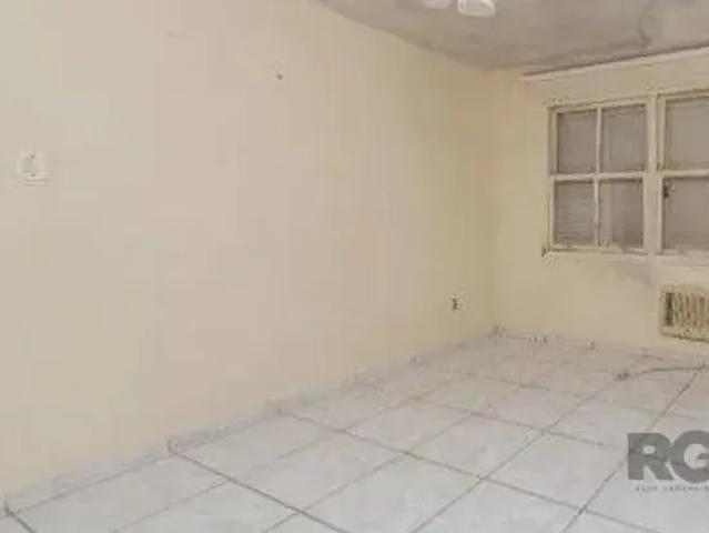 Apartamento de 2 dormitórios com vaga coberta