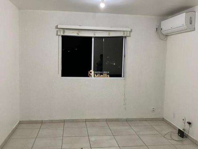 Apartamento de 2 dormitórios com vaga coberta no bairro Aparecida