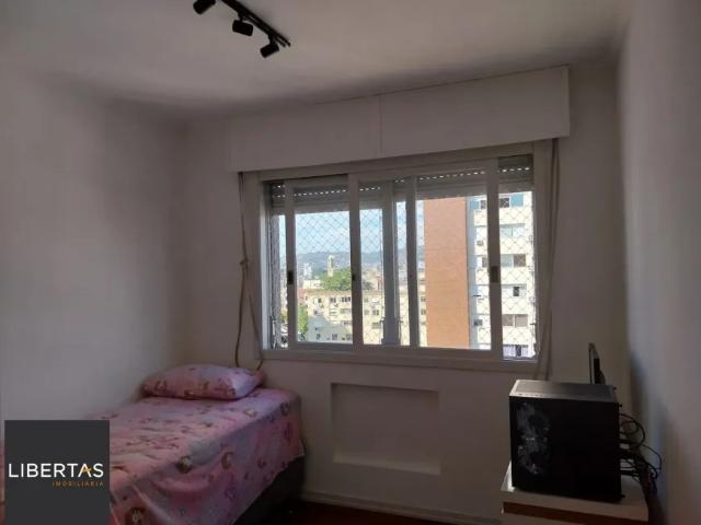 Apartamento de 2 dormitórios com vaga de garagem e sacada no Bairro Santana