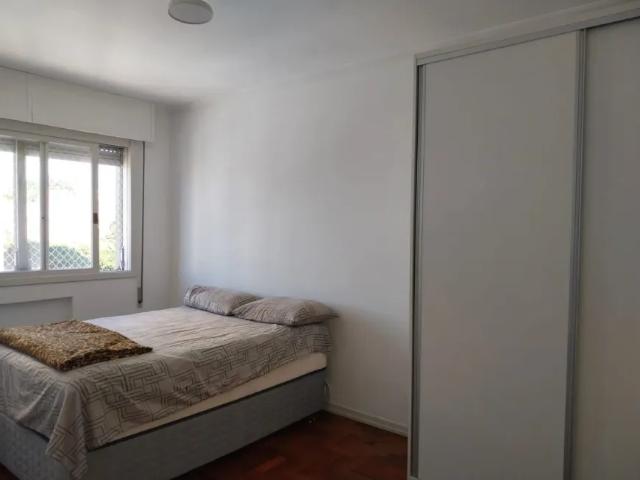 Apartamento de 2 dormitórios com vaga de garagem e sacada no Bairro Santana