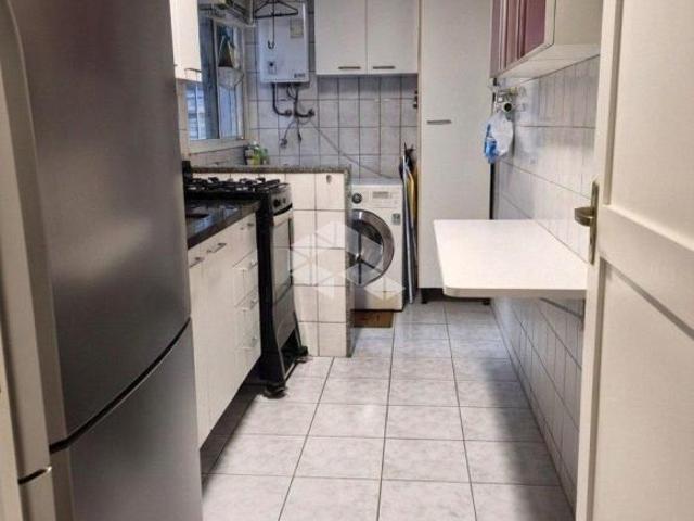 Apartamento de 2 dormitórios com vaga de garagem no Chácara das Pedras