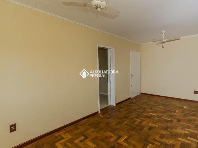 Apartamento de 2 dormitórios com vaga de garagem no bairro Partenon