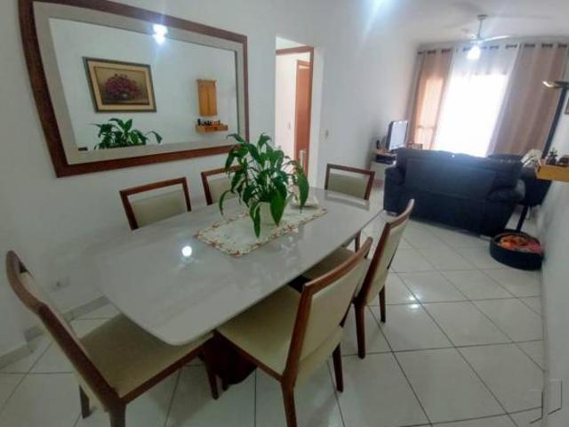 Apartamento de 2 dormitórios com vista lateral para o mar em Praia Grande SP