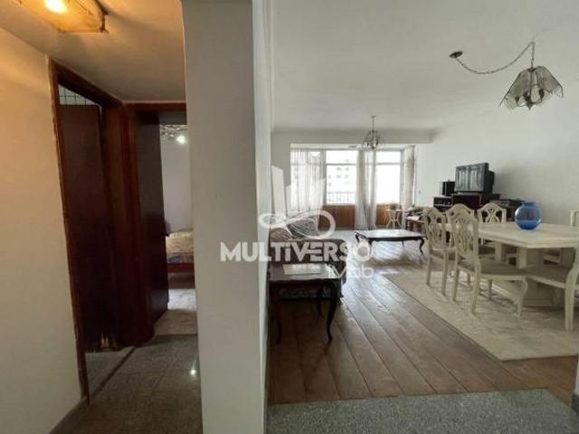 Apartamento de 2 dormitórios com Vista Mar à venda em Santos SP