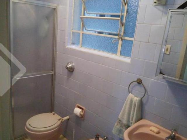 Apartamento de 2 dormitórios com dependência de empregada